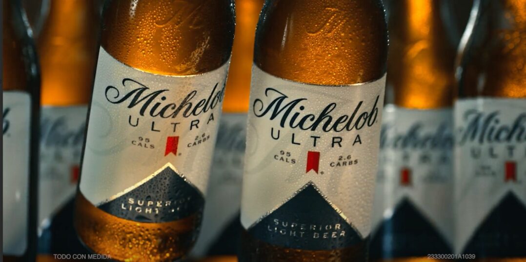 Michelob Ultra y GUT Mexico City lanzan una campaña que le da una nueva ...